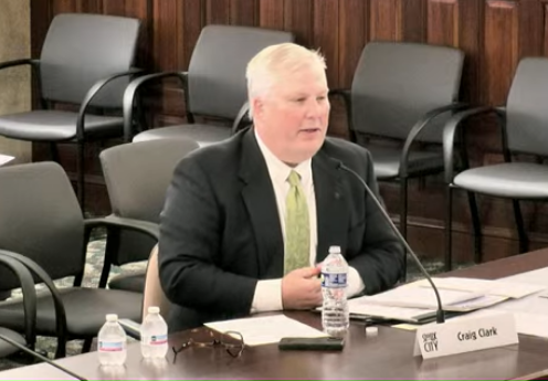 CRAIG CLARK SEEKS CITY MANAGER'S POST OF SIOUX CITY - KSCJ 1360