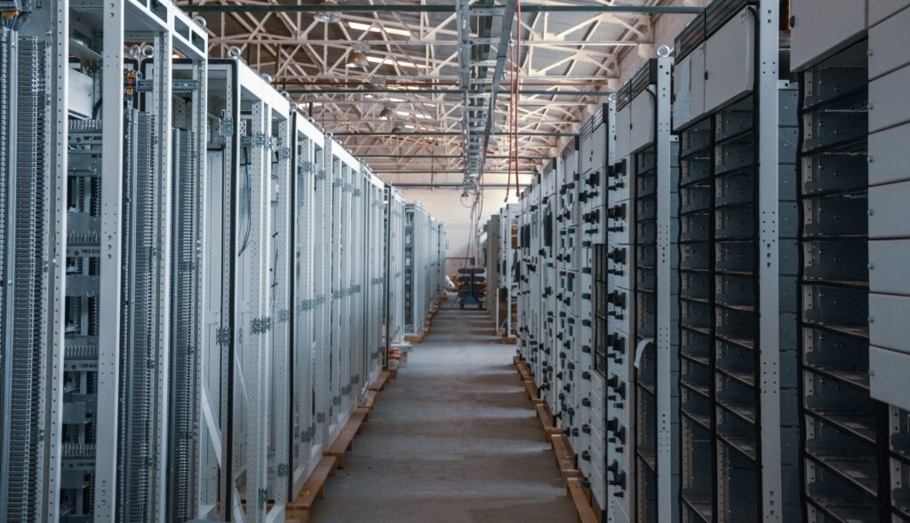 Temporary moratorium on data centers in eastern Iowa county - KSCJ 1360