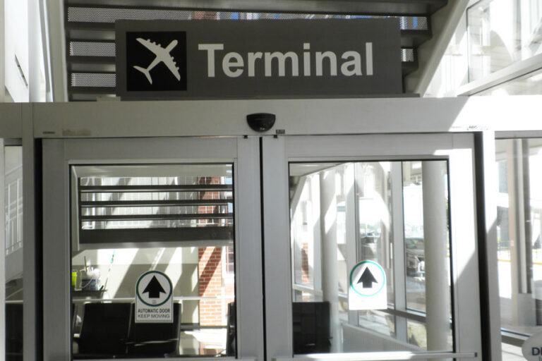 Des Moines Airport dropping letters from gate designations - KSCJ 1360