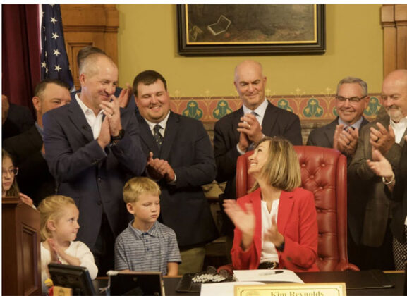 Governor signs Iowa Farm Act into law - KSCJ 1360